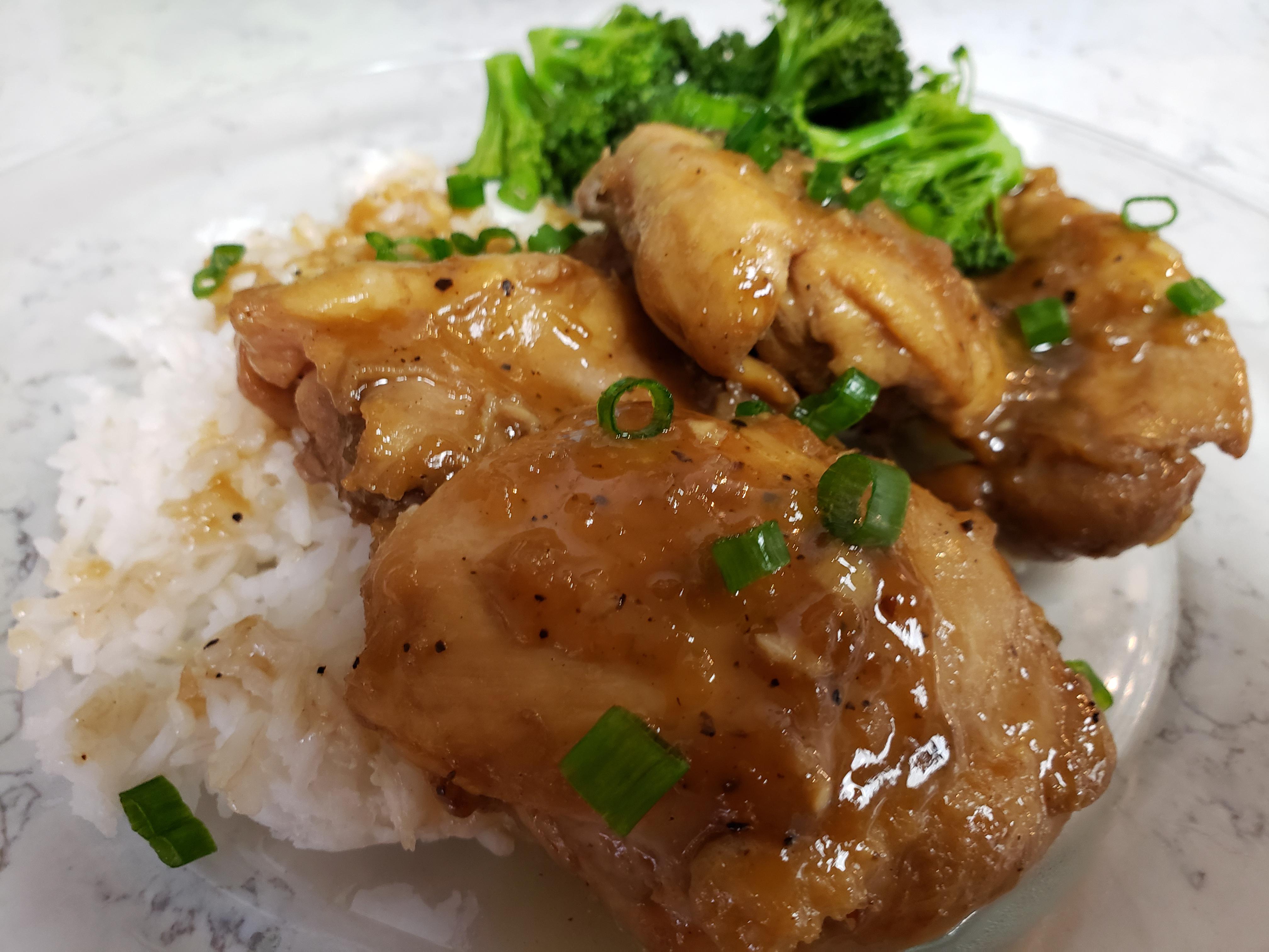 [Homemade] chicken adobo with rice and steamed broccoli | Scrolller