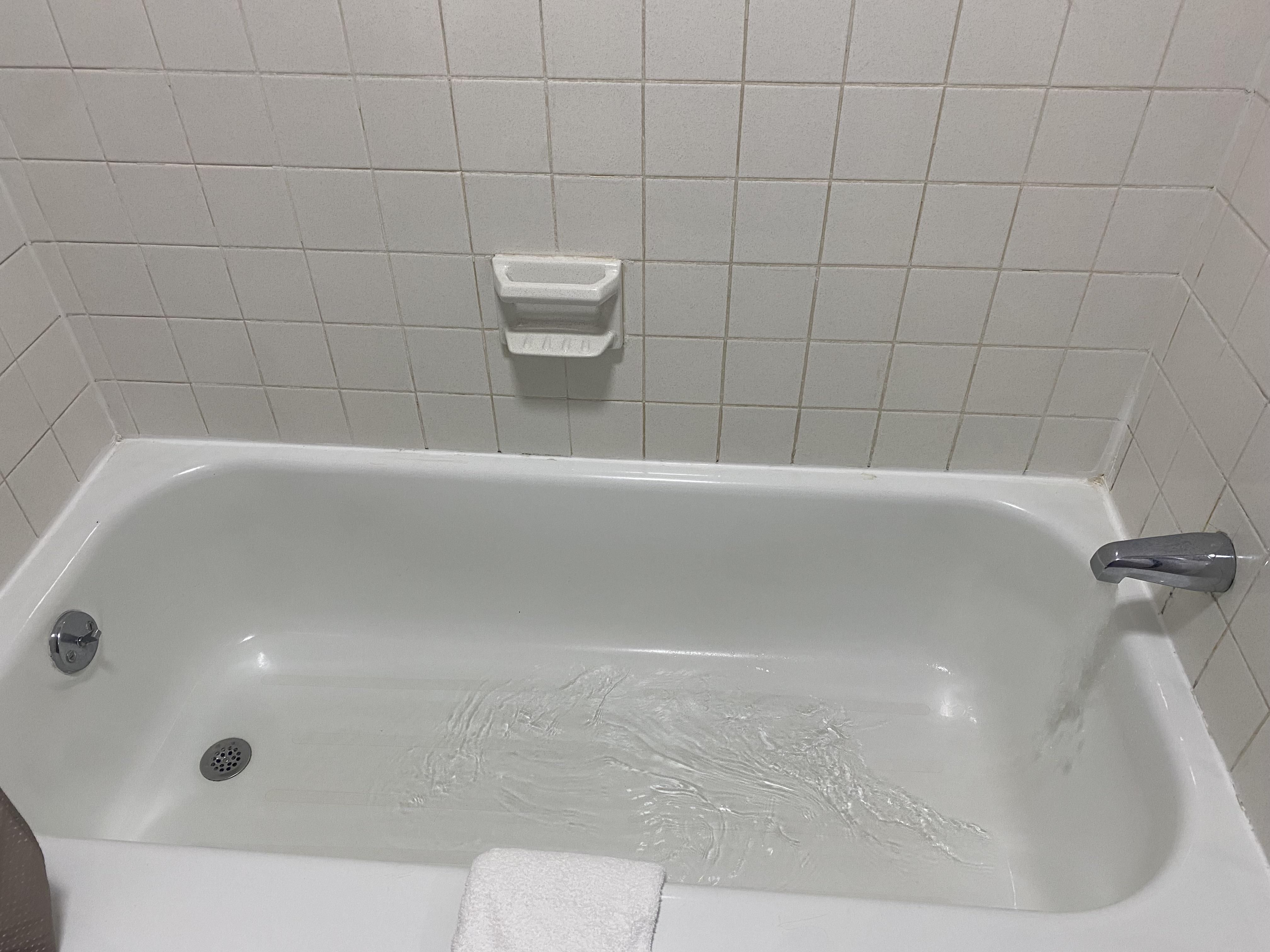 Tub in backwards. | Scrolller