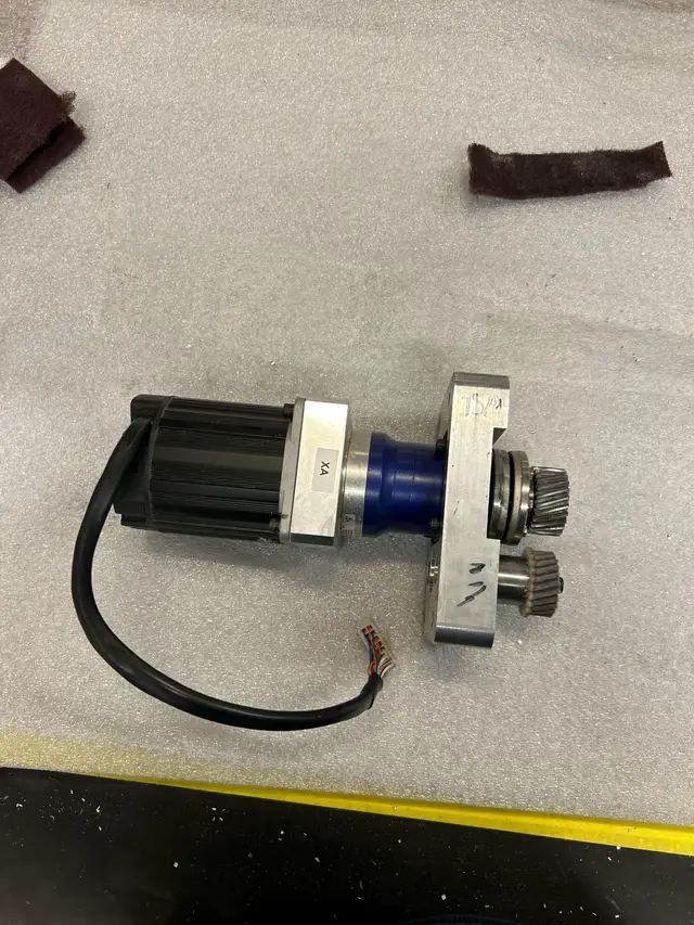 A servo motor and gearbox assembly failed (Both) | Scrolller