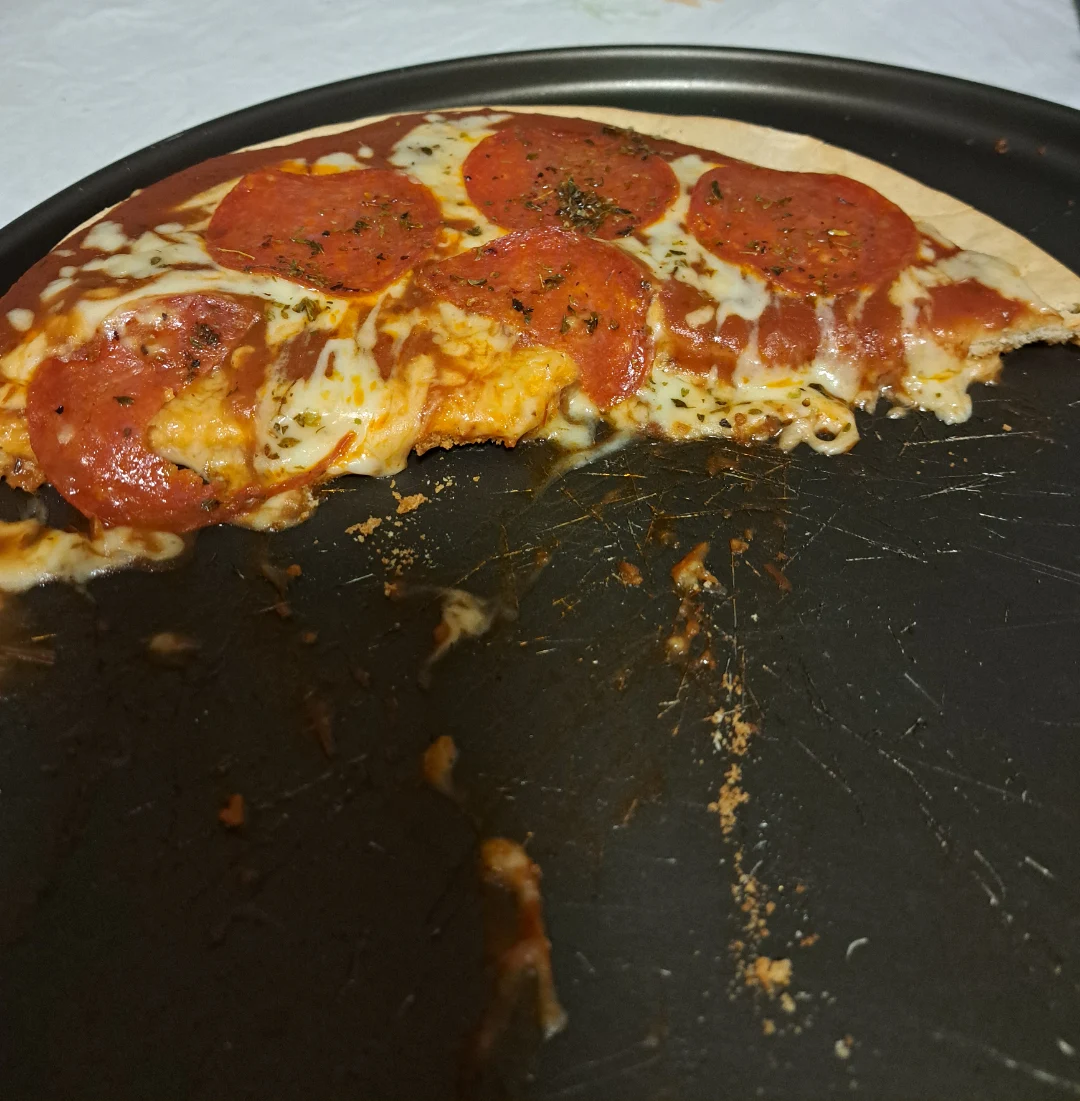 Pepperoni pizza I made for myself | Scrolller