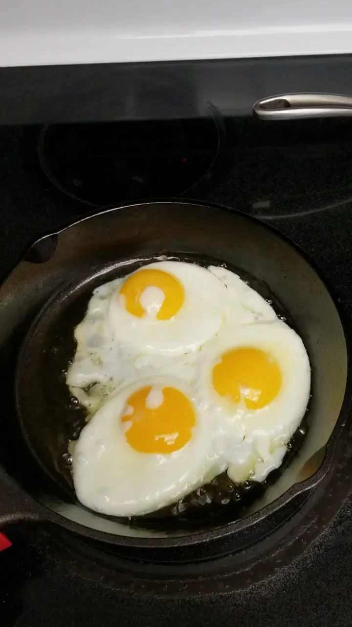 I'mma be one of those annoying "slidey eggs" people. | Scrolller