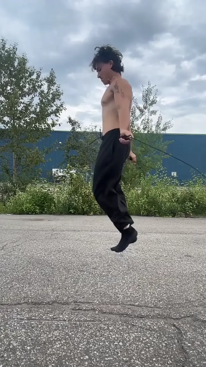 Day 1 vs day 40 jumping rope | Scrolller