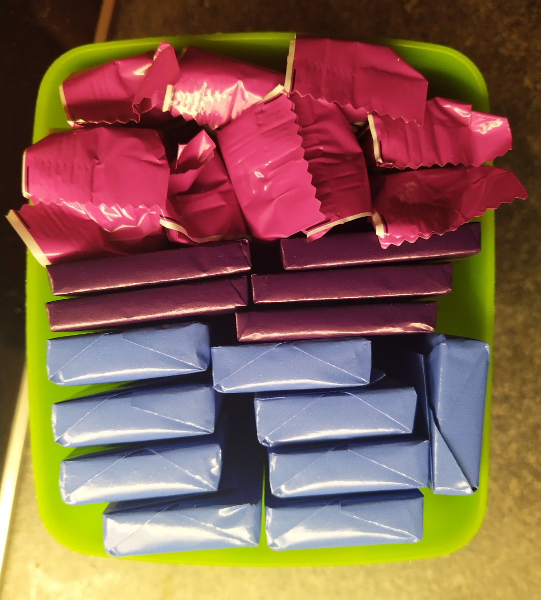 Bi snack attack | Scrolller