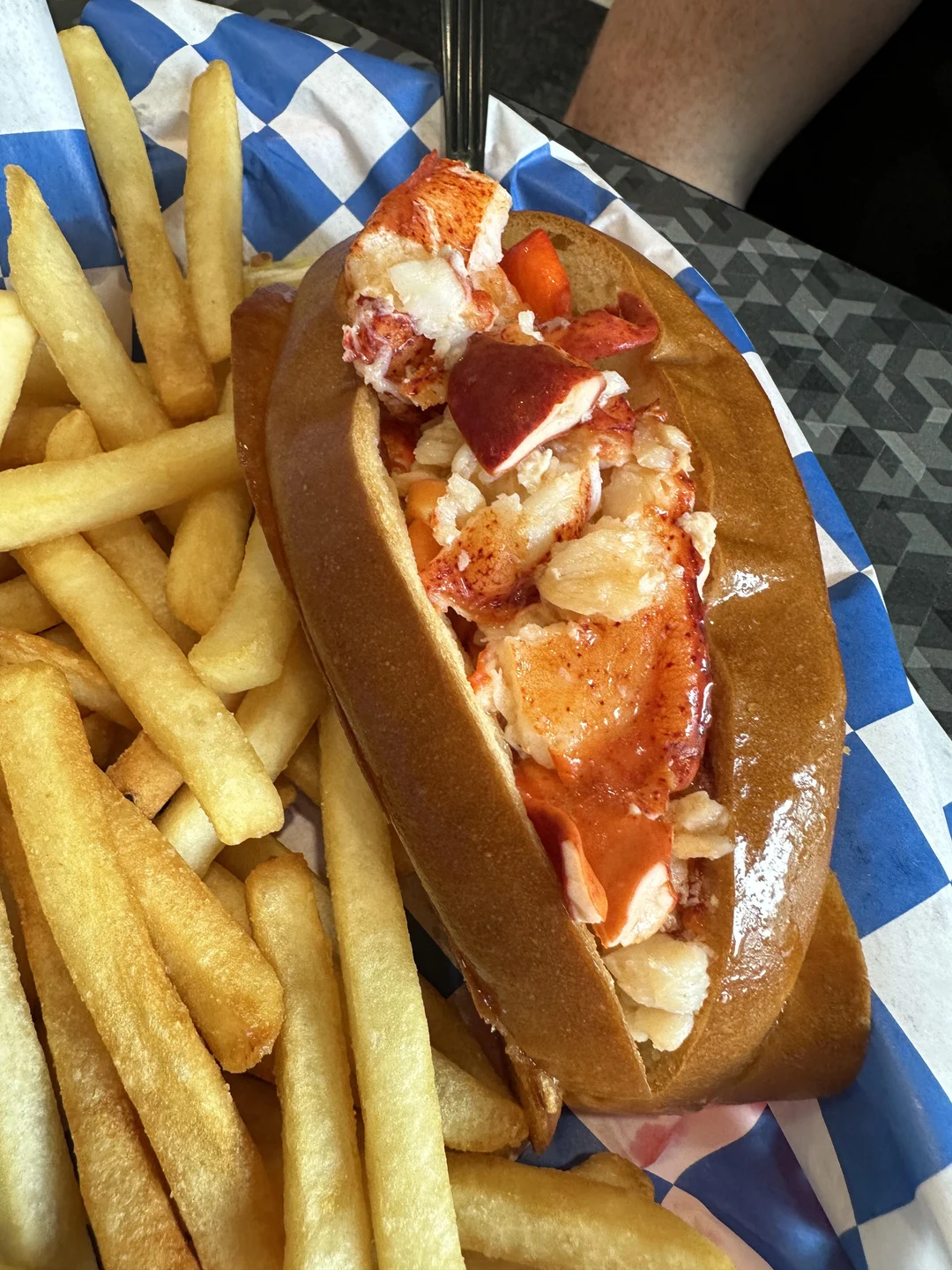 Lobster Roll, Long Island NY | Scrolller