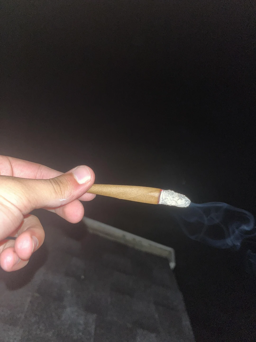 How much tobacco do you guys put in a blunt? | Scrolller