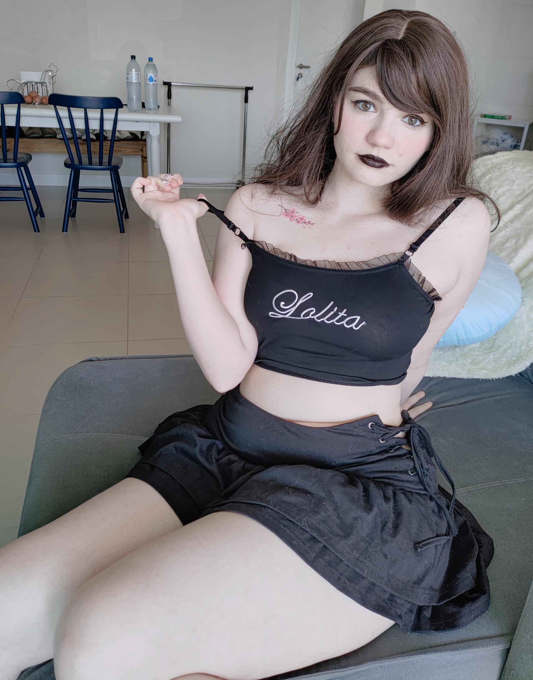 This outfit is pretty on point | Scrolller