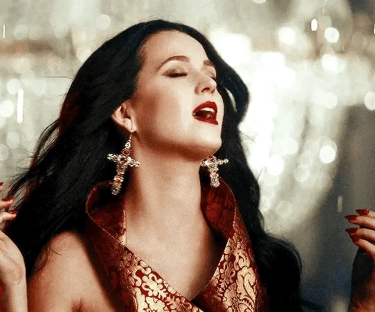 Katy Perry Scrolller