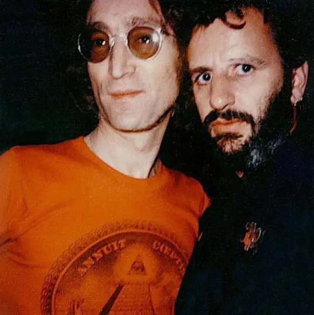 The last known photo of John Lennon & Ringo Starr. Taken at the Dakota 29th May 1979. | Scrolller
