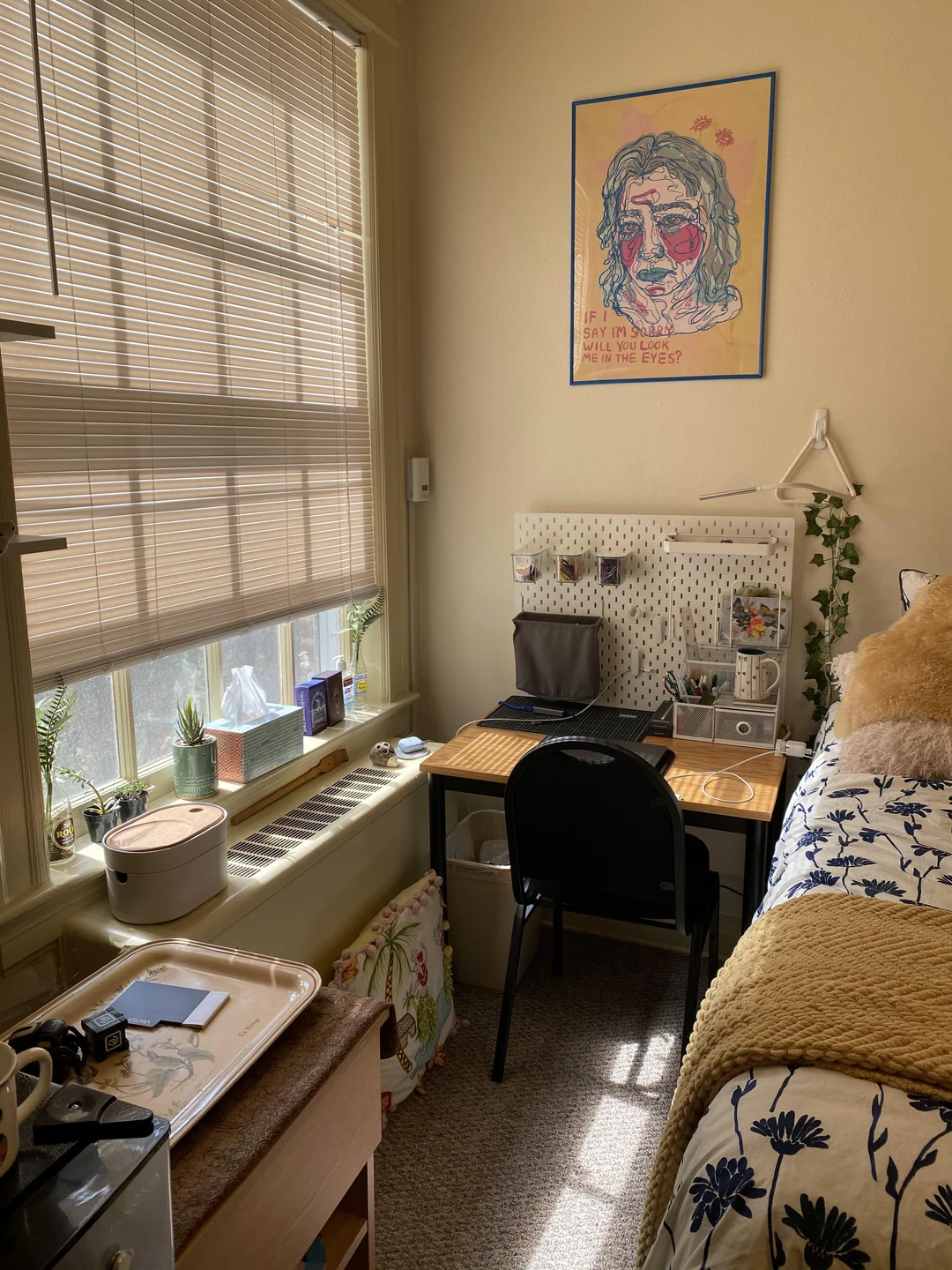 my old dorm room freshman year | Scrolller