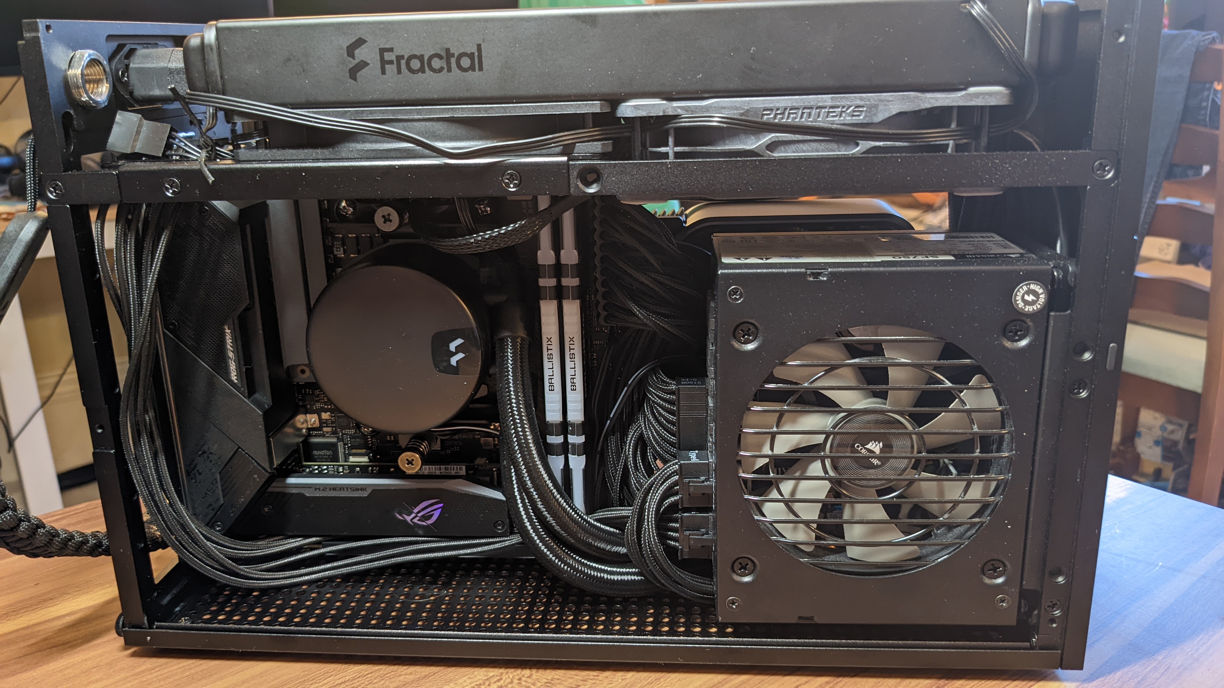 FormD T1 2.0 Black Sandwich 4.0 Riser Build with some, as of now, unreleased accessories | Scrolller