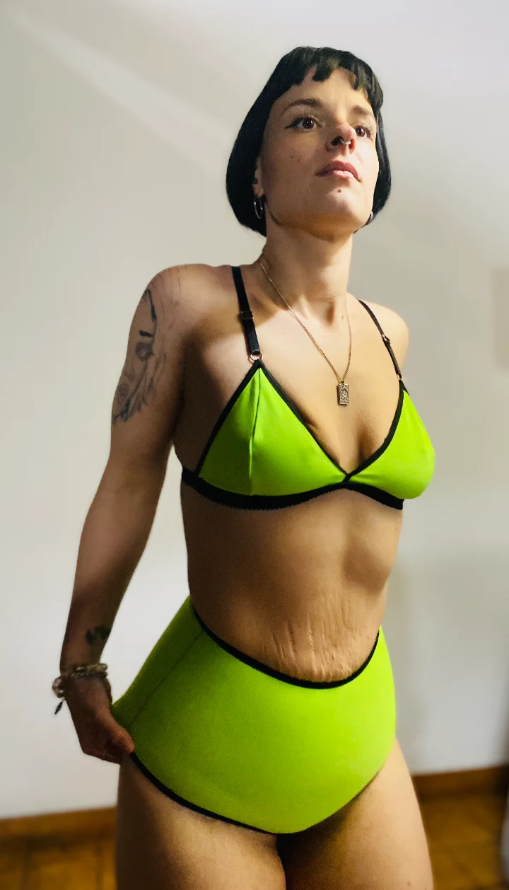 Oops, adjusting my swimsuit | Scrolller