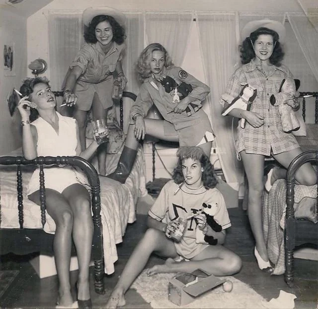 Tri-Deltas in the dorm, U of TX, 1944 | Scrolller