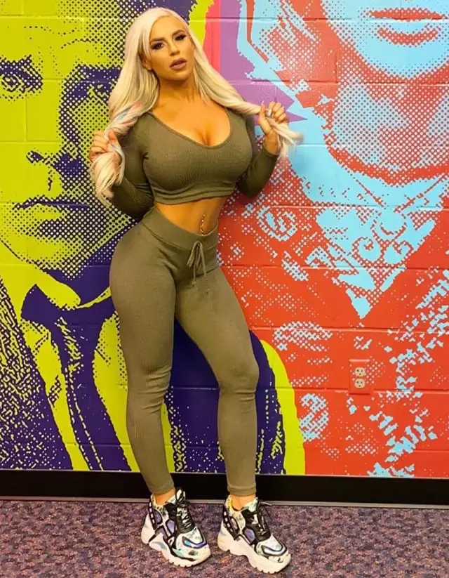 Dana Brooke | Scrolller