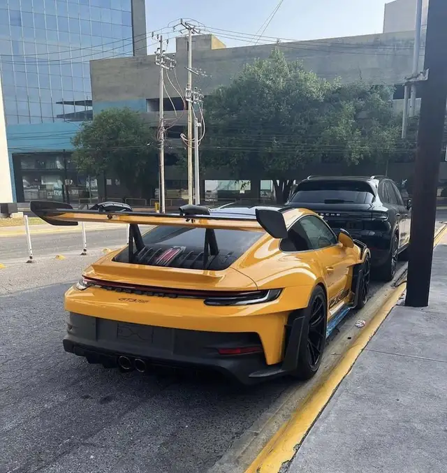 Porsche 911 GT3 RS [1125x1190] | Scrolller