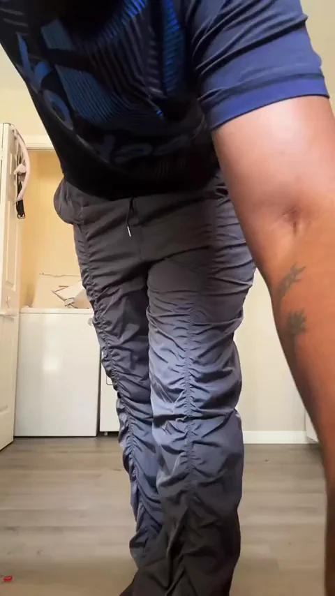 To the beat | Scrolller