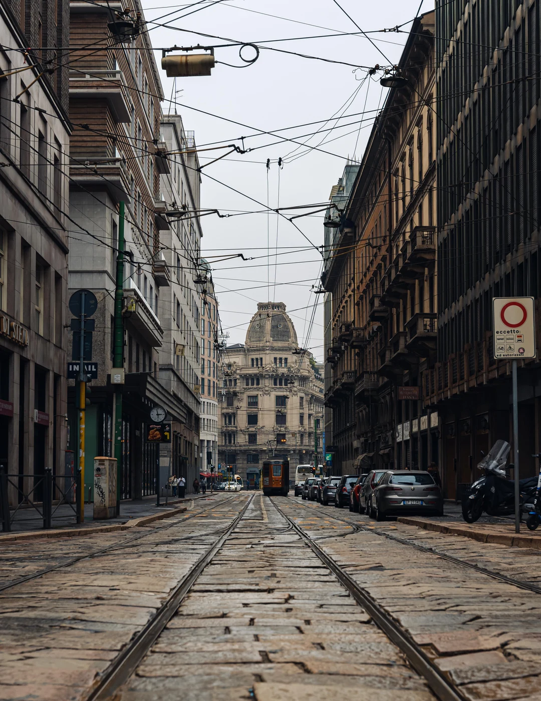 Cathedral Square, Milan, Italy [OC] | Scrolller