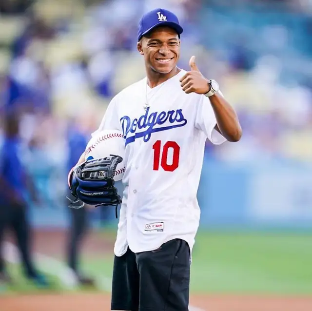 Quick reminder that one of best, if not the best, soccer players in the world of this new ...