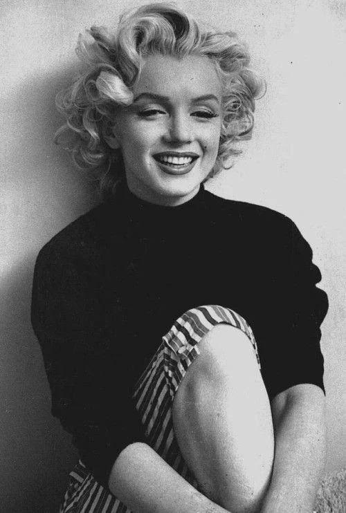 Marilyn Monroe | Scrolller
