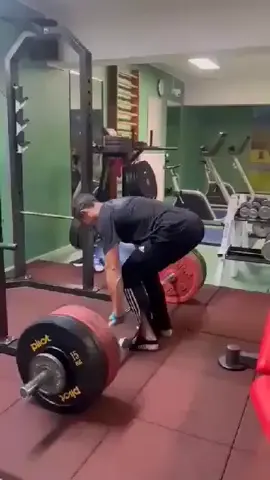 Deadlift PB 175kg @ 68kg BW | Scrolller