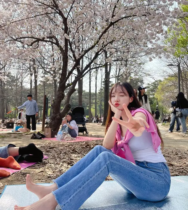 Stellar - Minhee | Scrolller