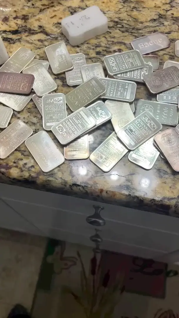 Deep stack | Scrolller