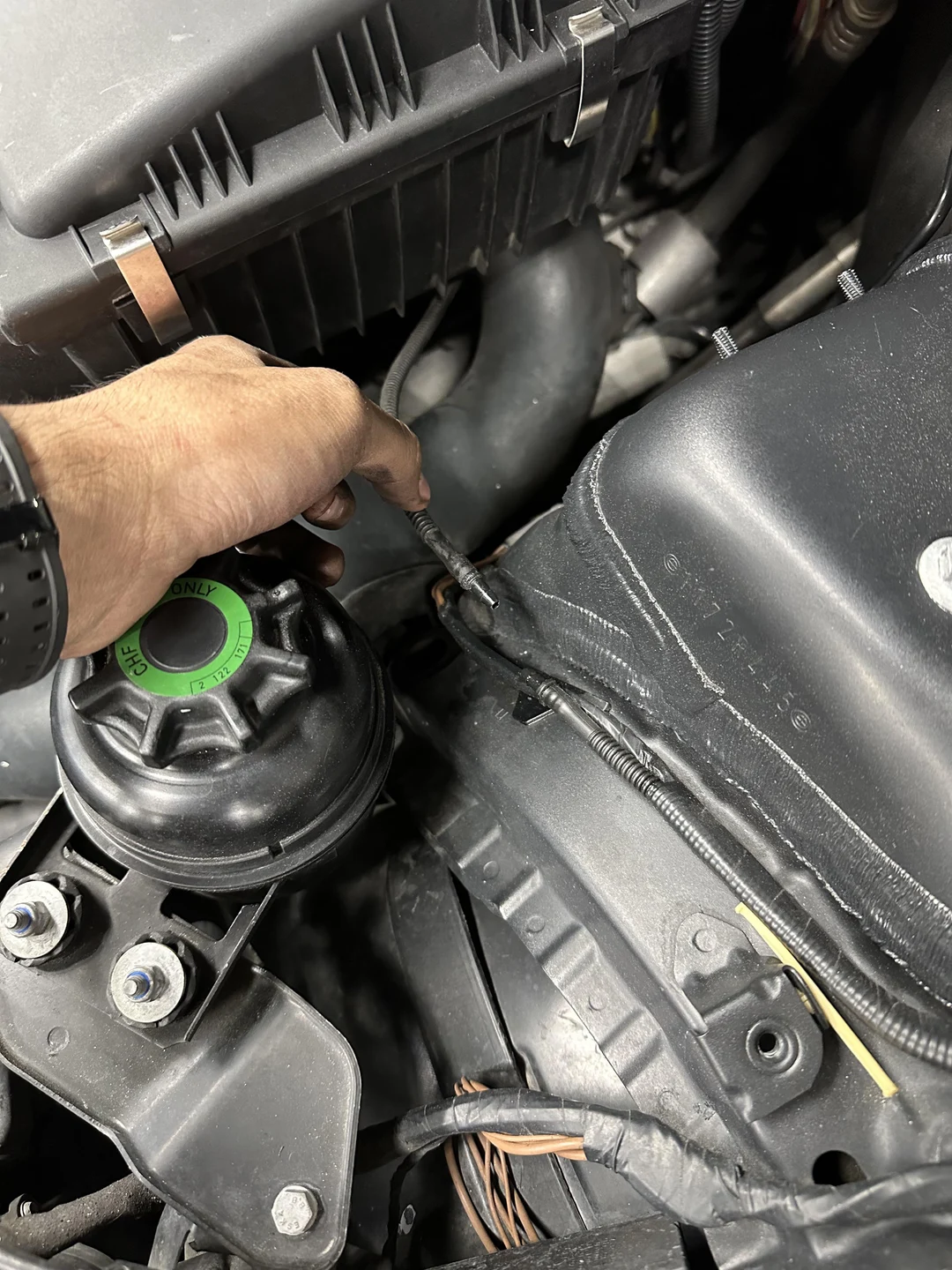 Yo wtf does this vacuum line go ? | Scrolller