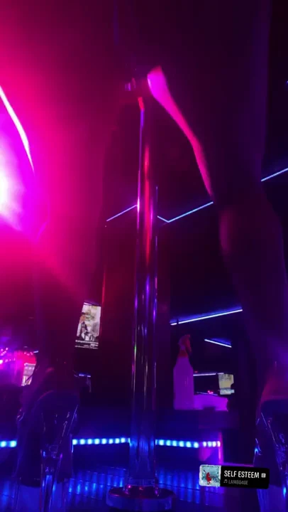 Pole dancing | Scrolller