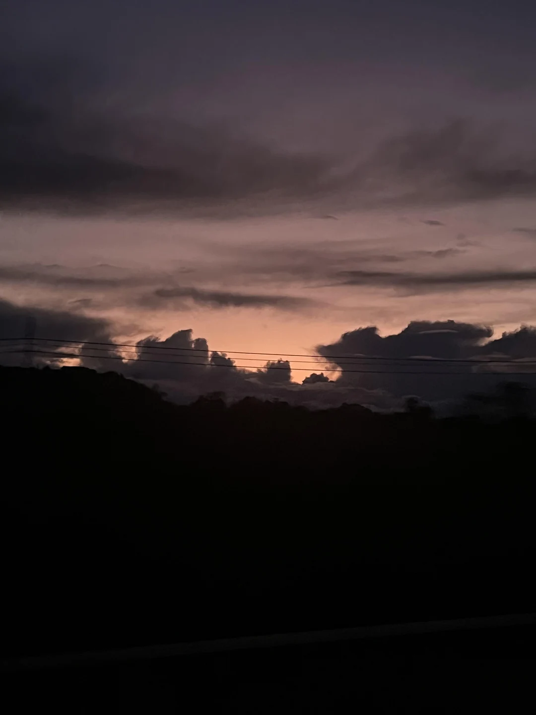 Road trip sunset in Utah! So gorgeous ️ | Scrolller