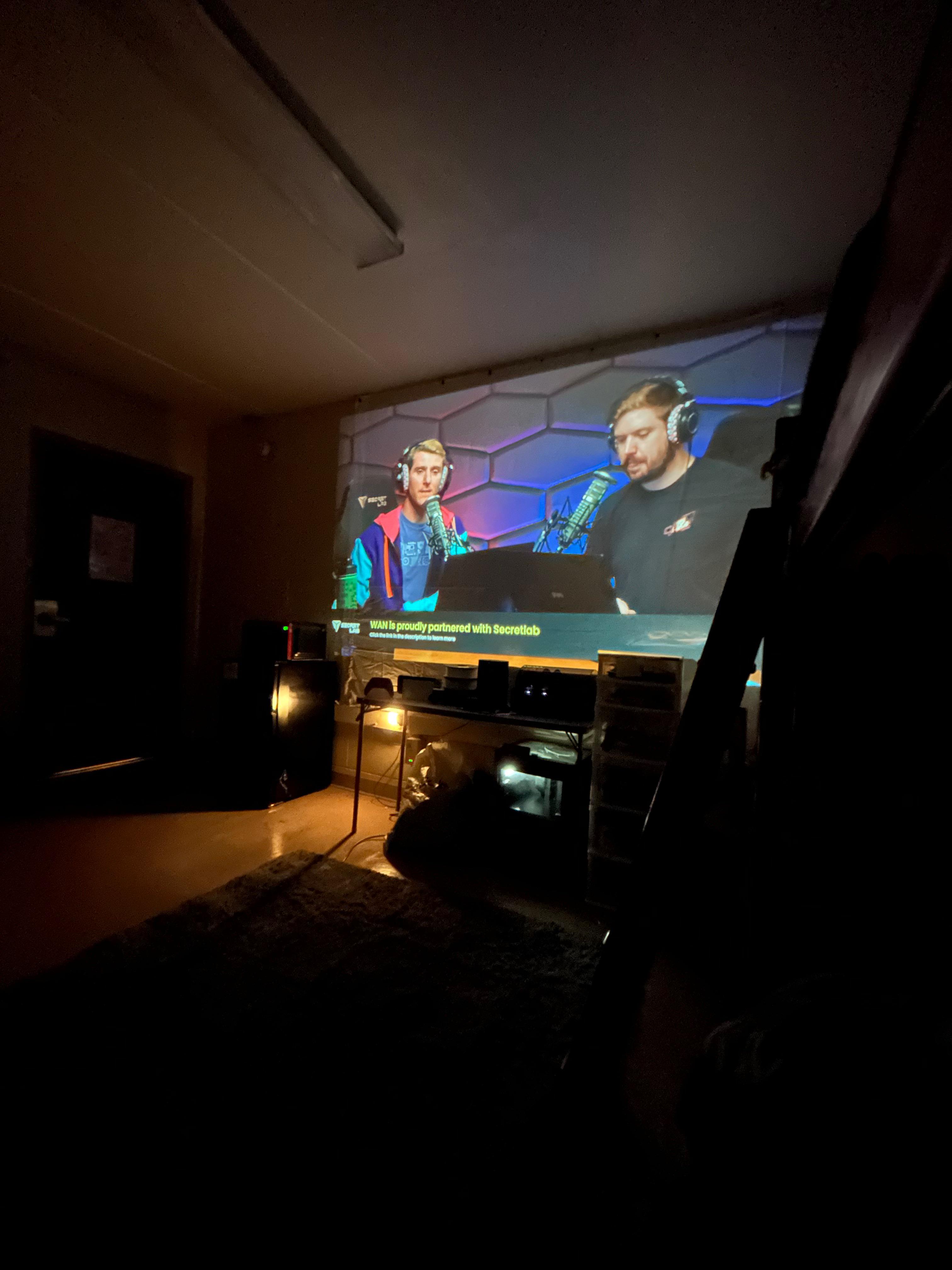 Dorm room setup is lit. | Scrolller