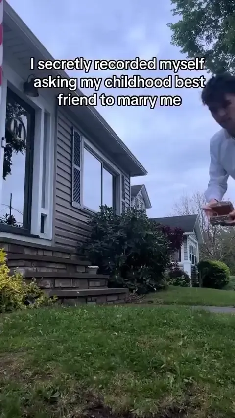 Down on his knees | Scrolller