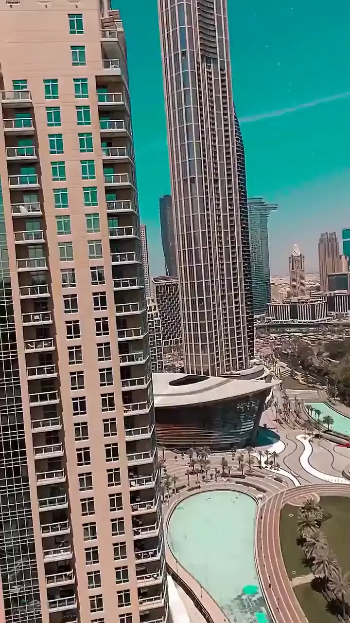 Dubai Skyscraper | Scrolller