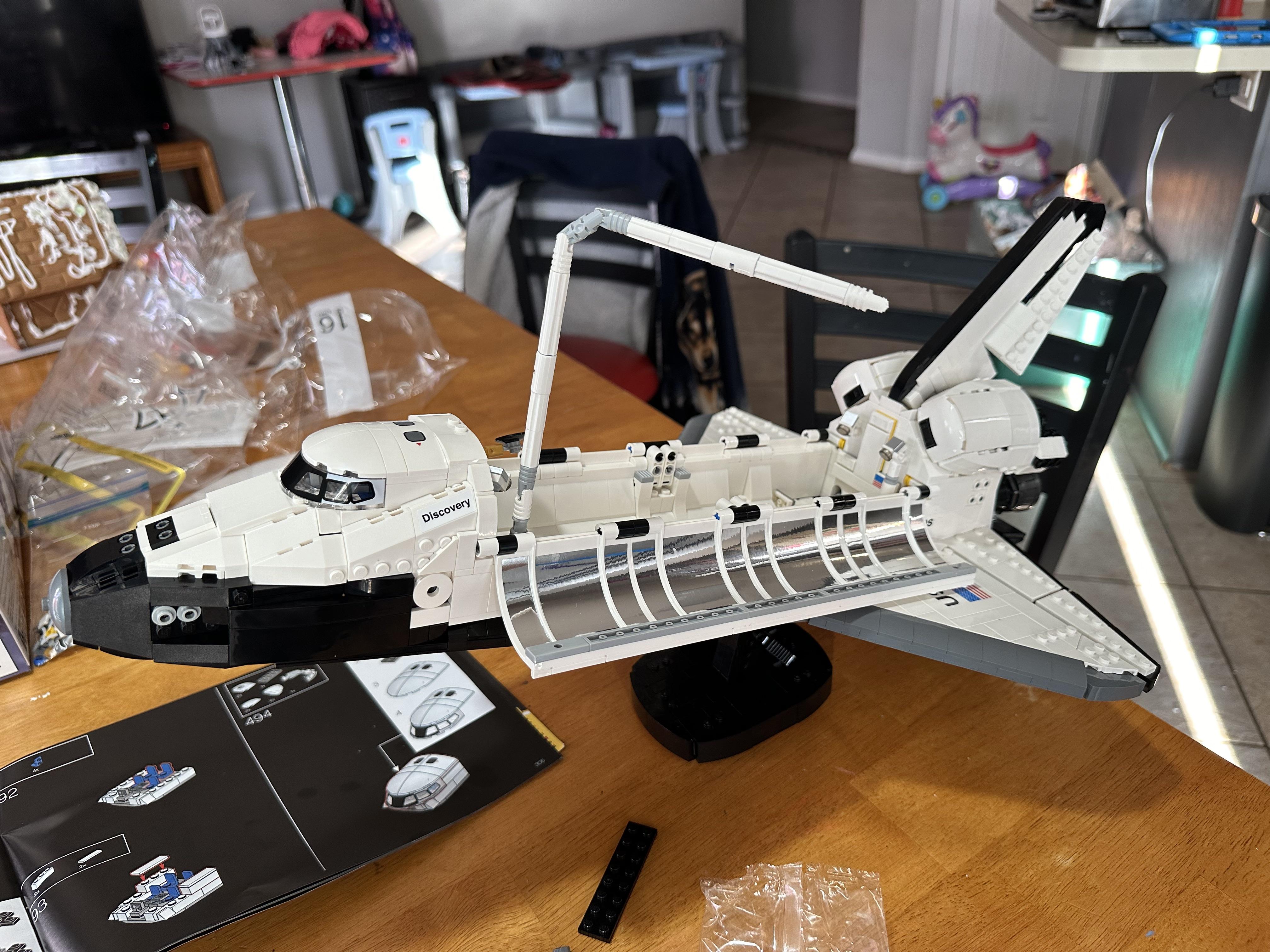 Space Shuttle Discovery | Scrolller