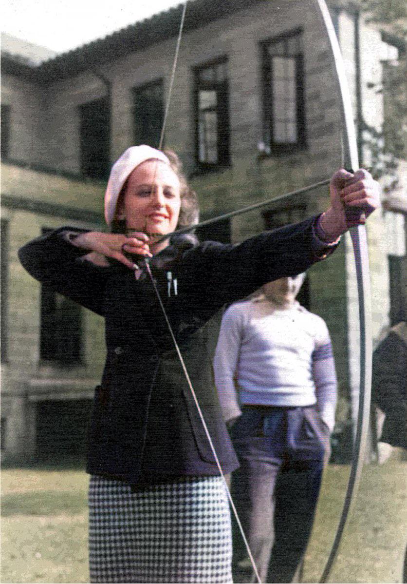 Former Guyana’s first female president Janet Jagan practicing archery (1930) | Scrolller