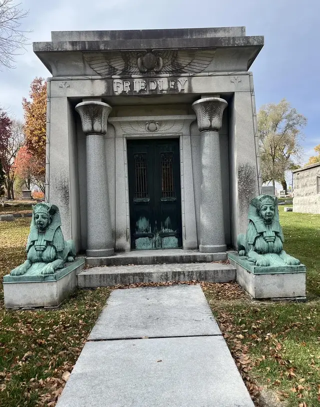 Mausoleum in Naperville, IL | Scrolller