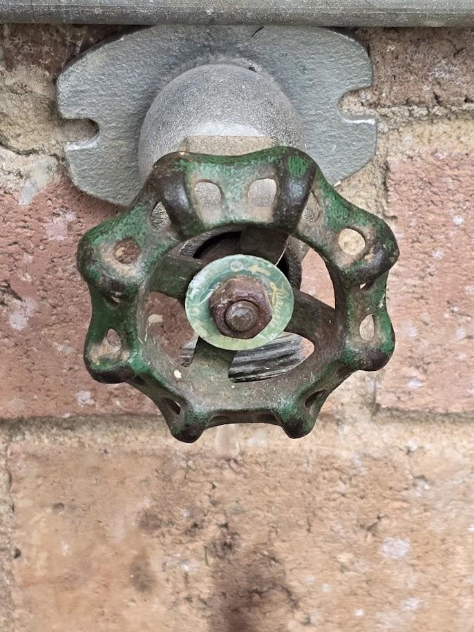 Anyone know where and which rebuild kit to by for this exterior faucet? | Scrolller