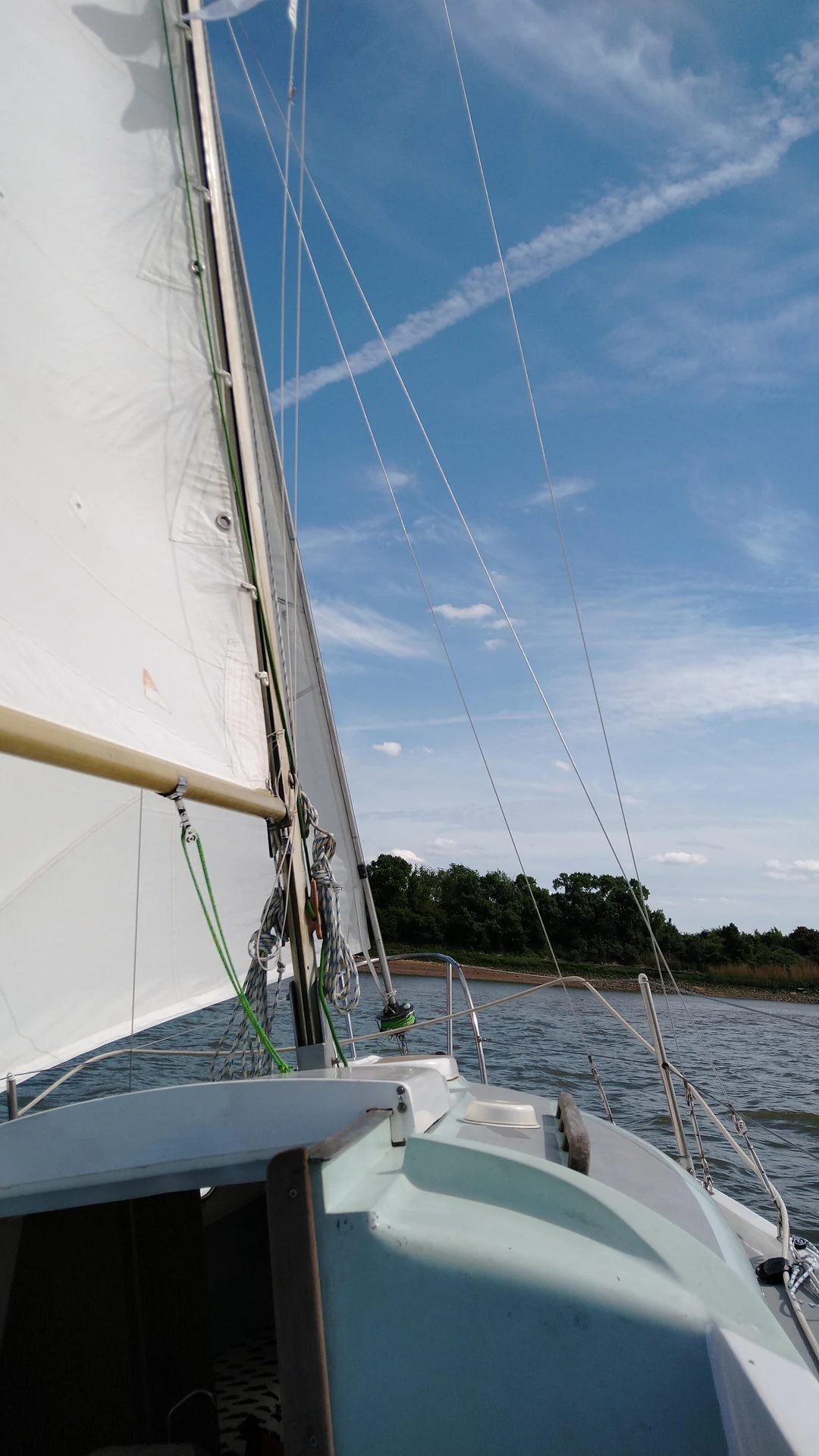 Sailing Tabitha on the Thames | Scrolller