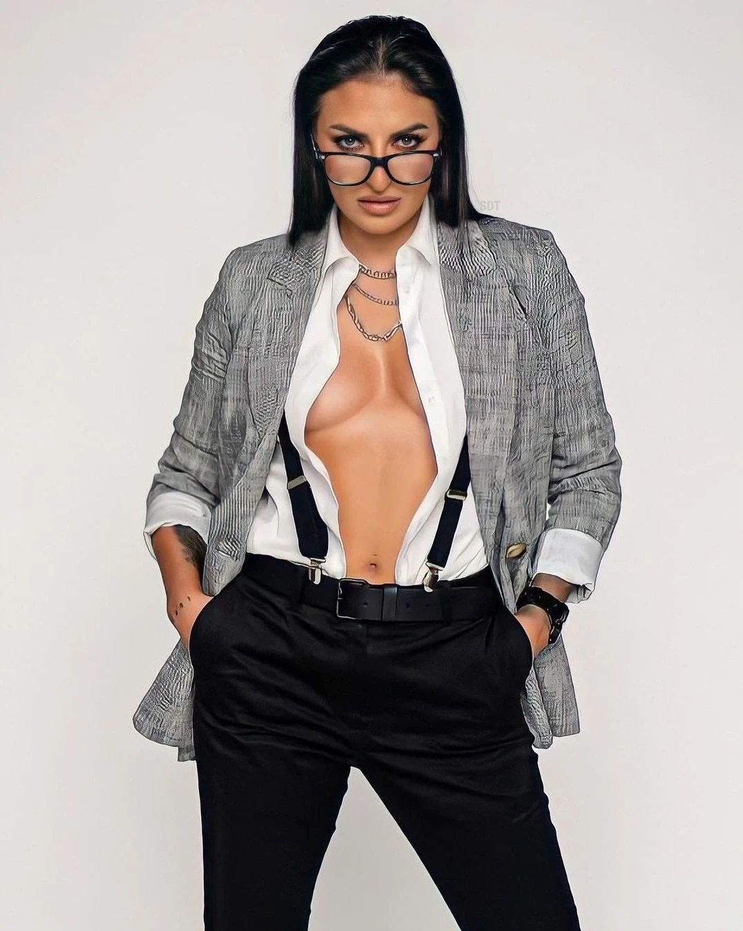 Sonya Deville | Scrolller