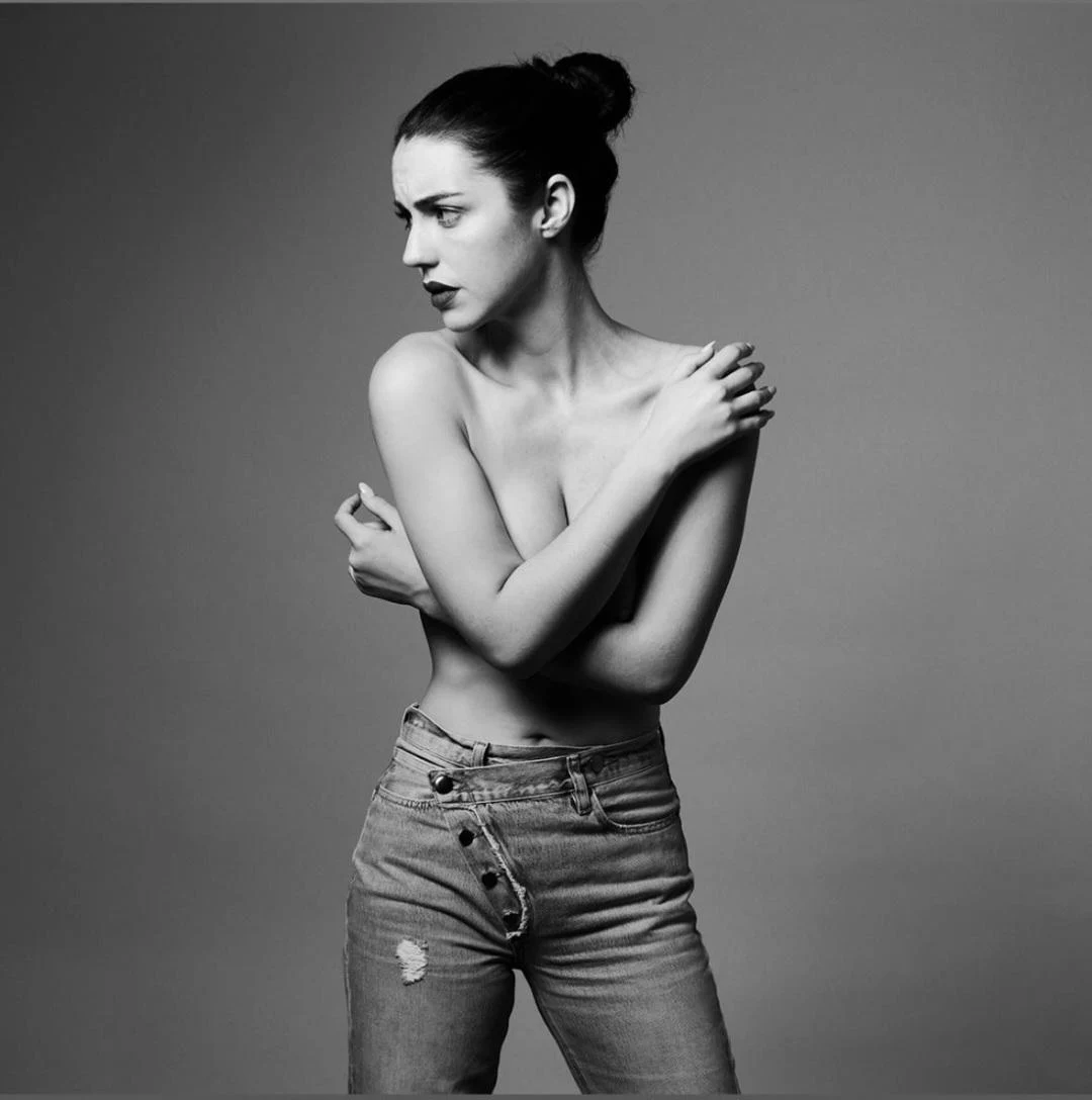 Adelaide Kane | Scrolller