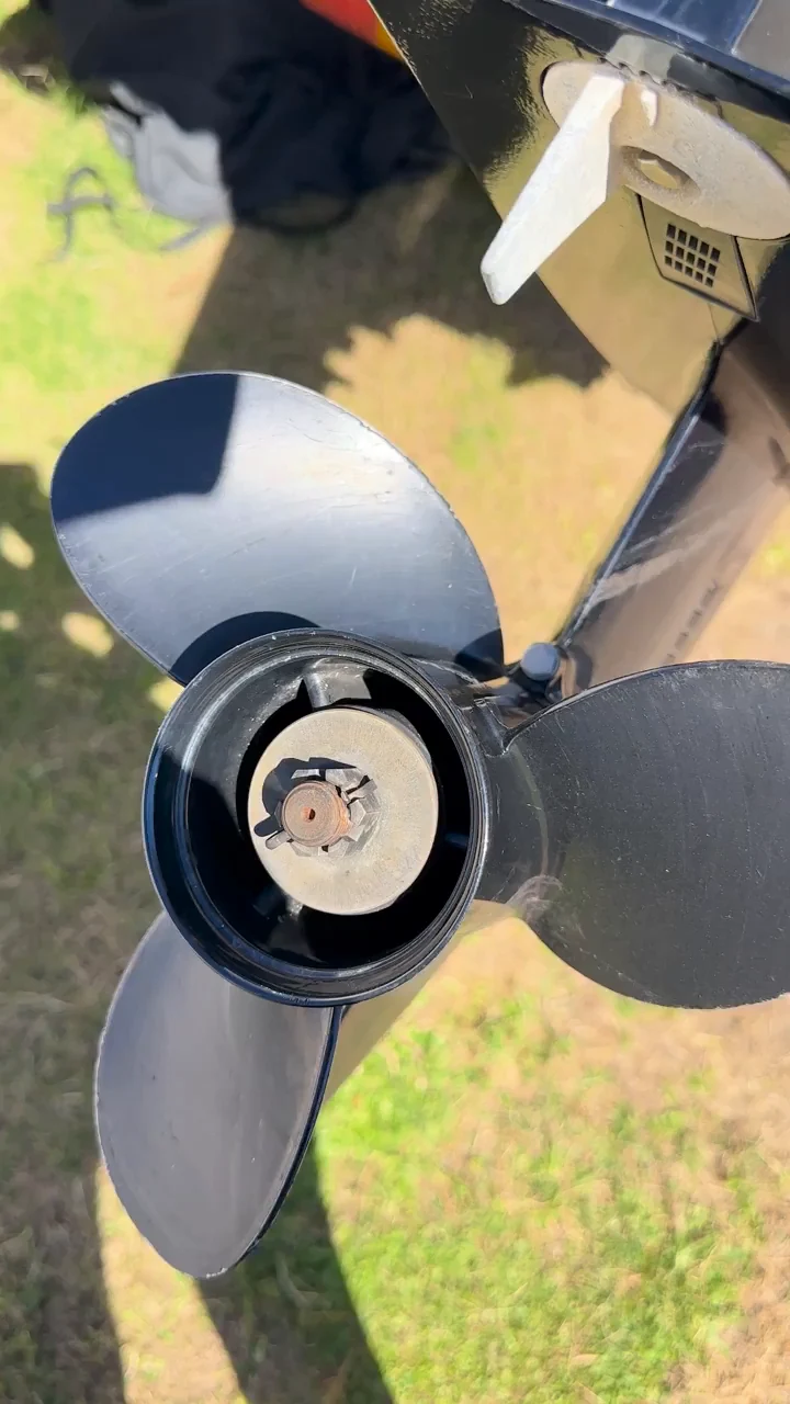 Should the prop be this loose? | Scrolller