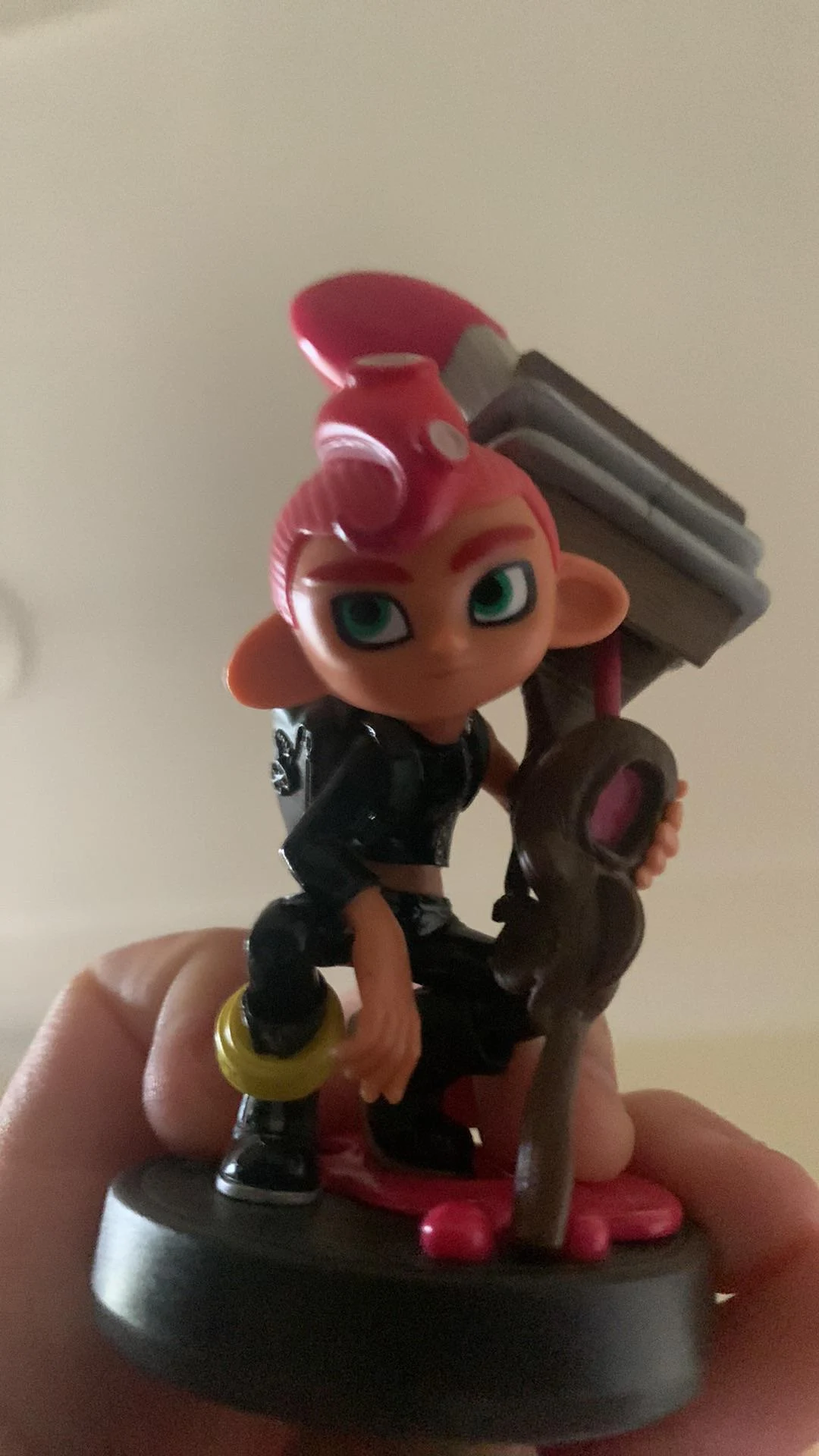why the hell is my octoling boys amiibos left ear flatter than my toilet paper | Scrolller