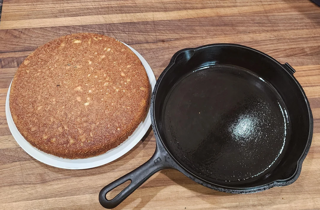 Corn Bread coming out clean in the Griswold | Scrolller