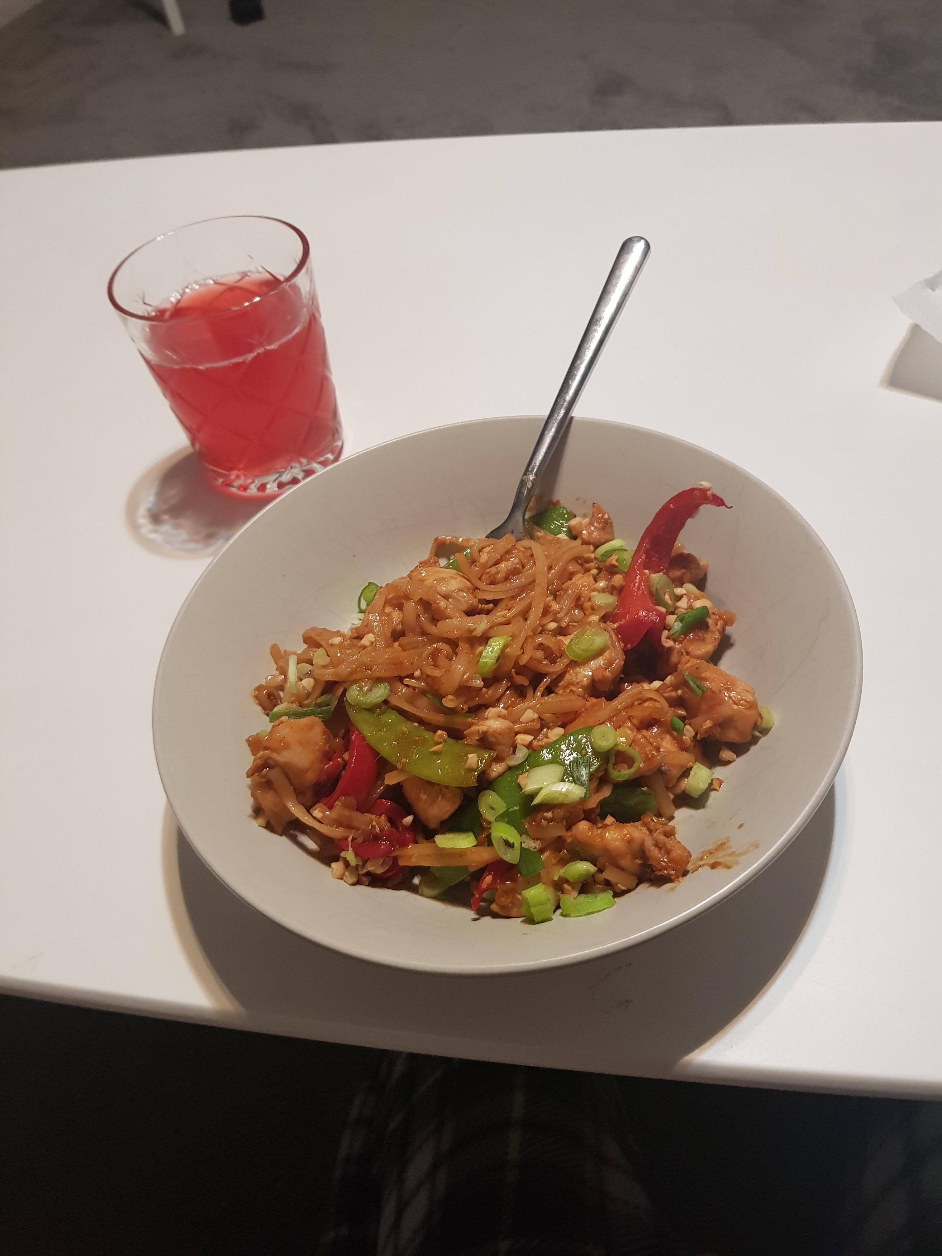 [homemade] Pad Thai | Scrolller