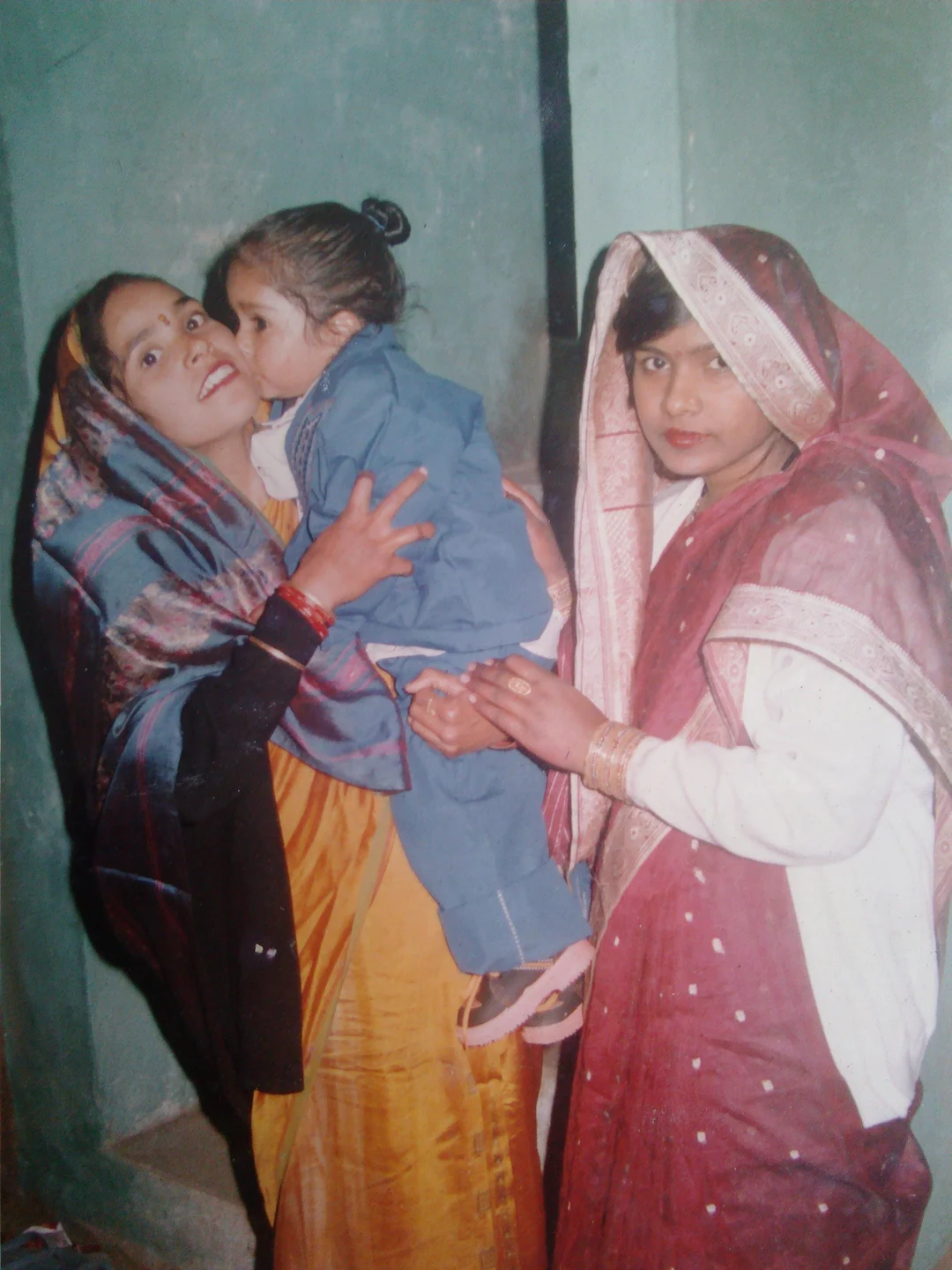 Mom Me and aunt (1999) | Scrolller