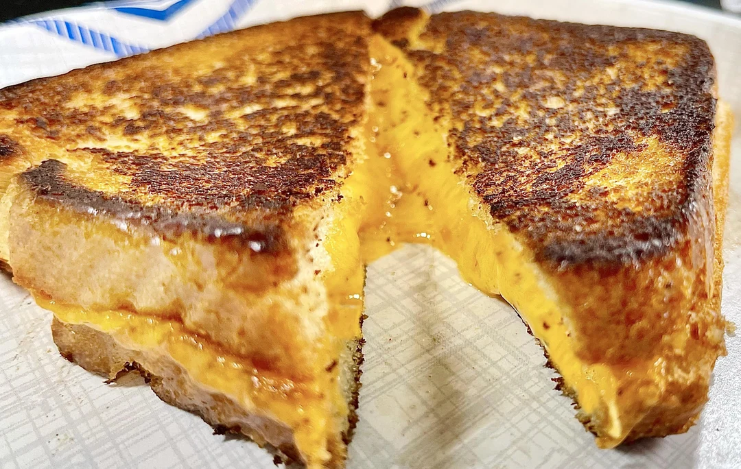 Grilled Cheddar Sandwich | Scrolller