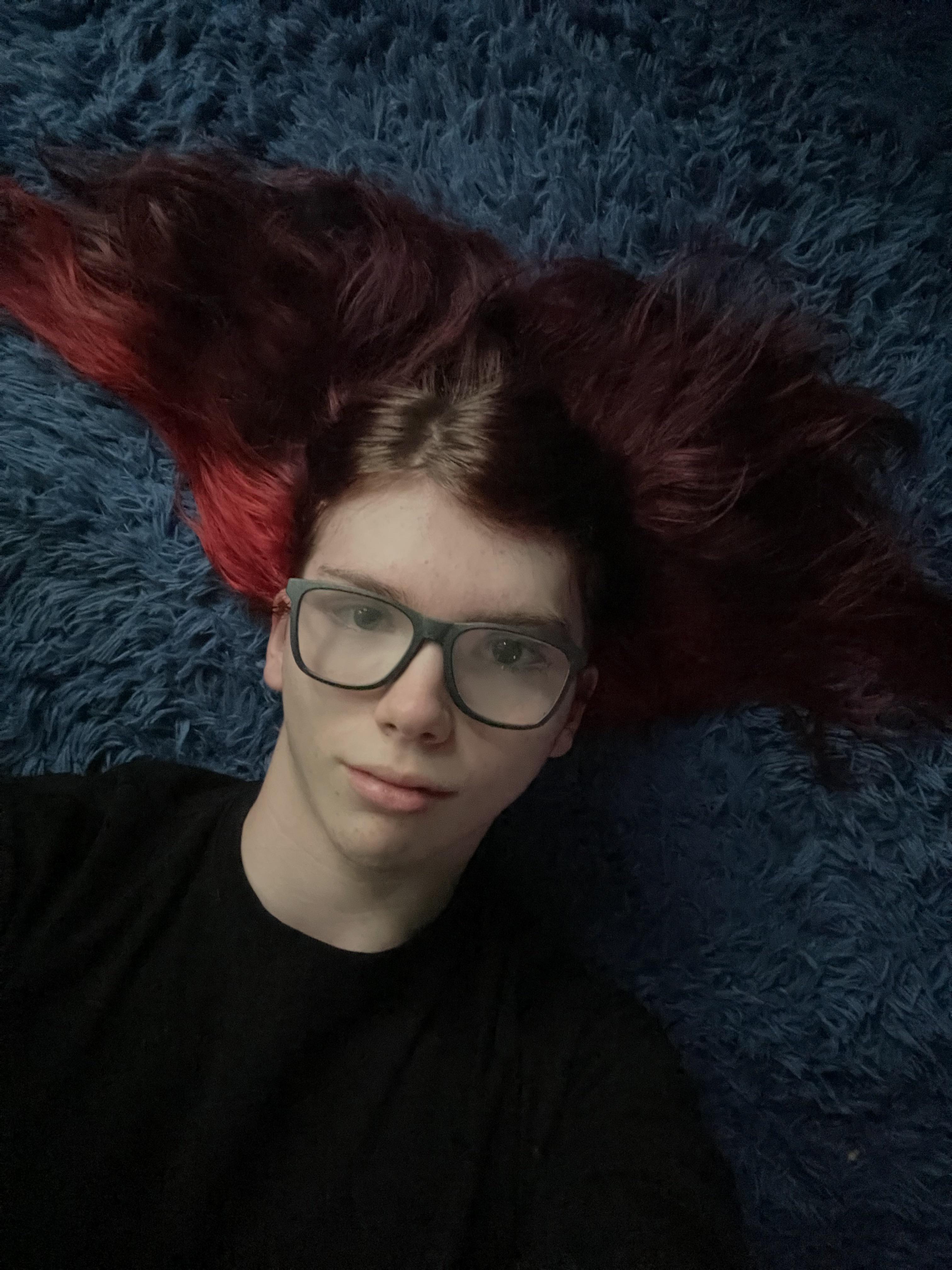 Does my face pass even remotely without makeup? (17 MtF ~8 months HRT ...