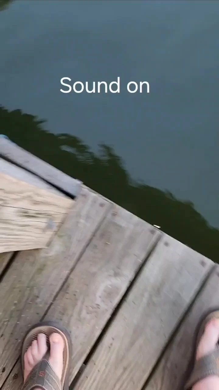 Sound on, tapping sound on Pier piling. | Scrolller