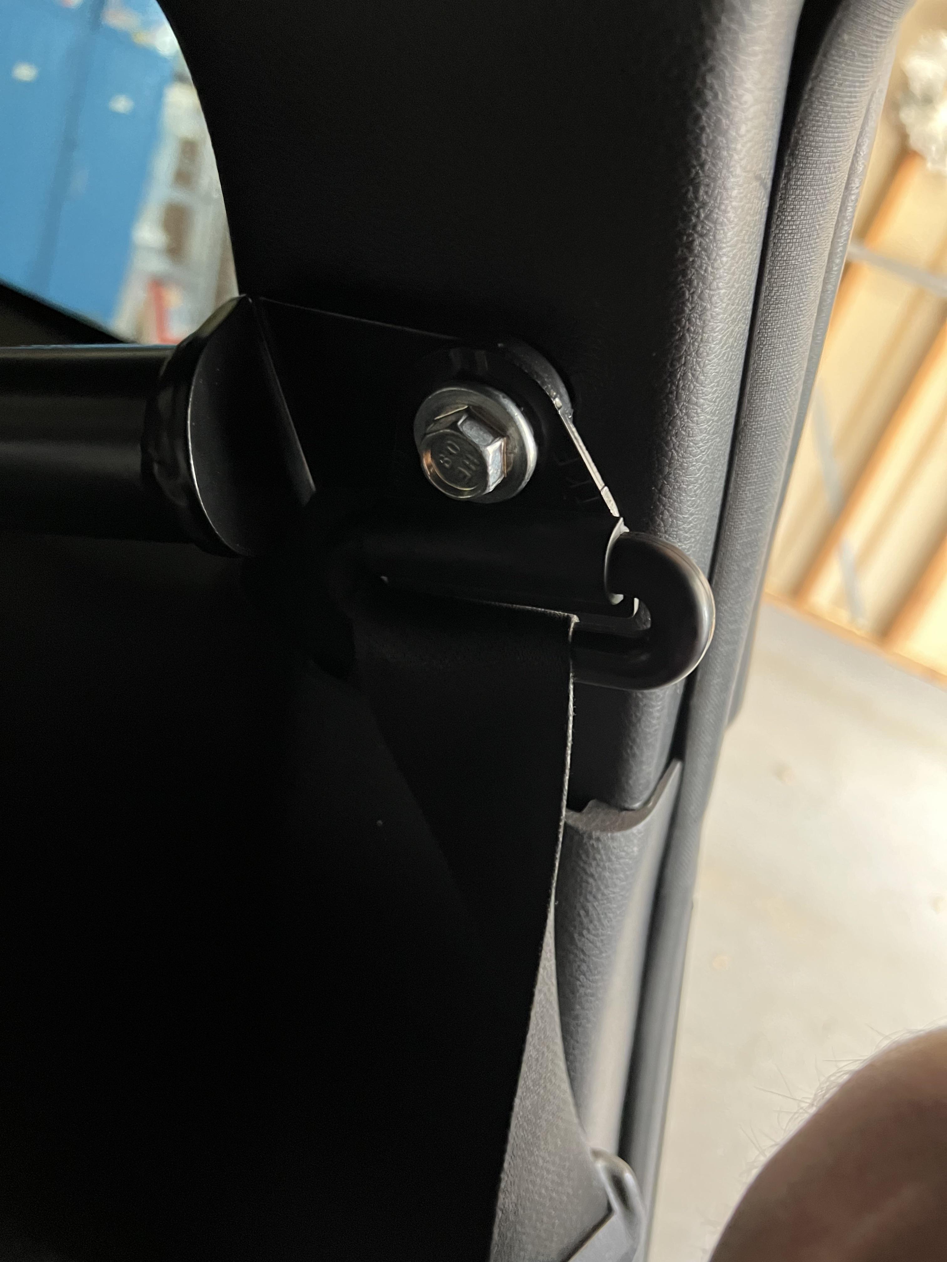 Seat belt diagram or reference | Scrolller