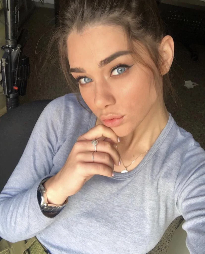 Milana Vino | Scrolller