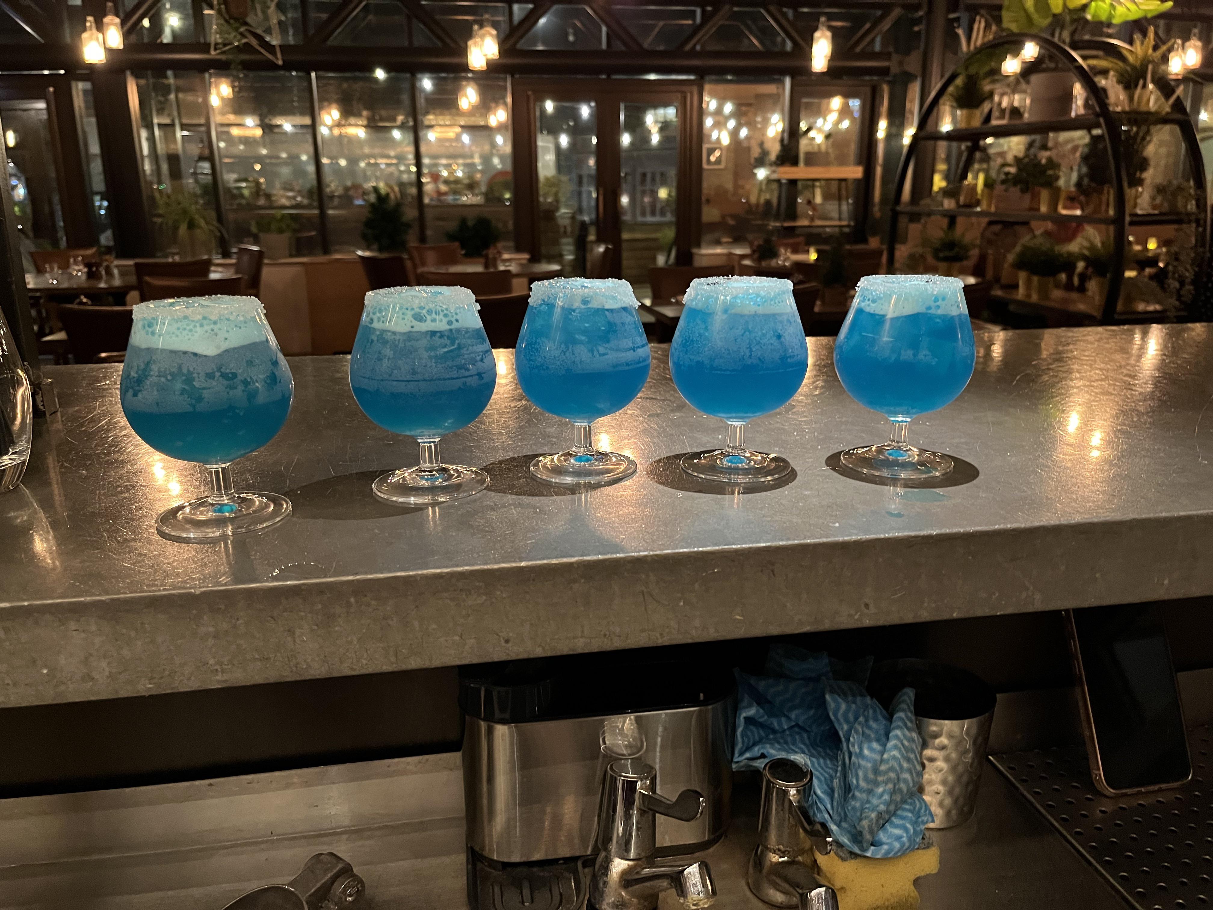 Hooking up the staff after shift | Scrolller