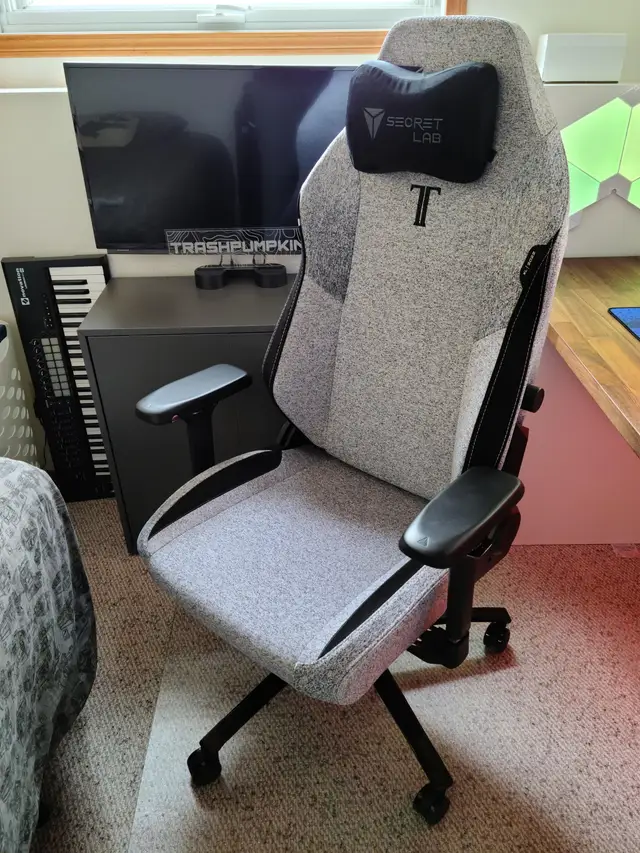 Finally got a chair upgrade #Secretlab | Scrolller